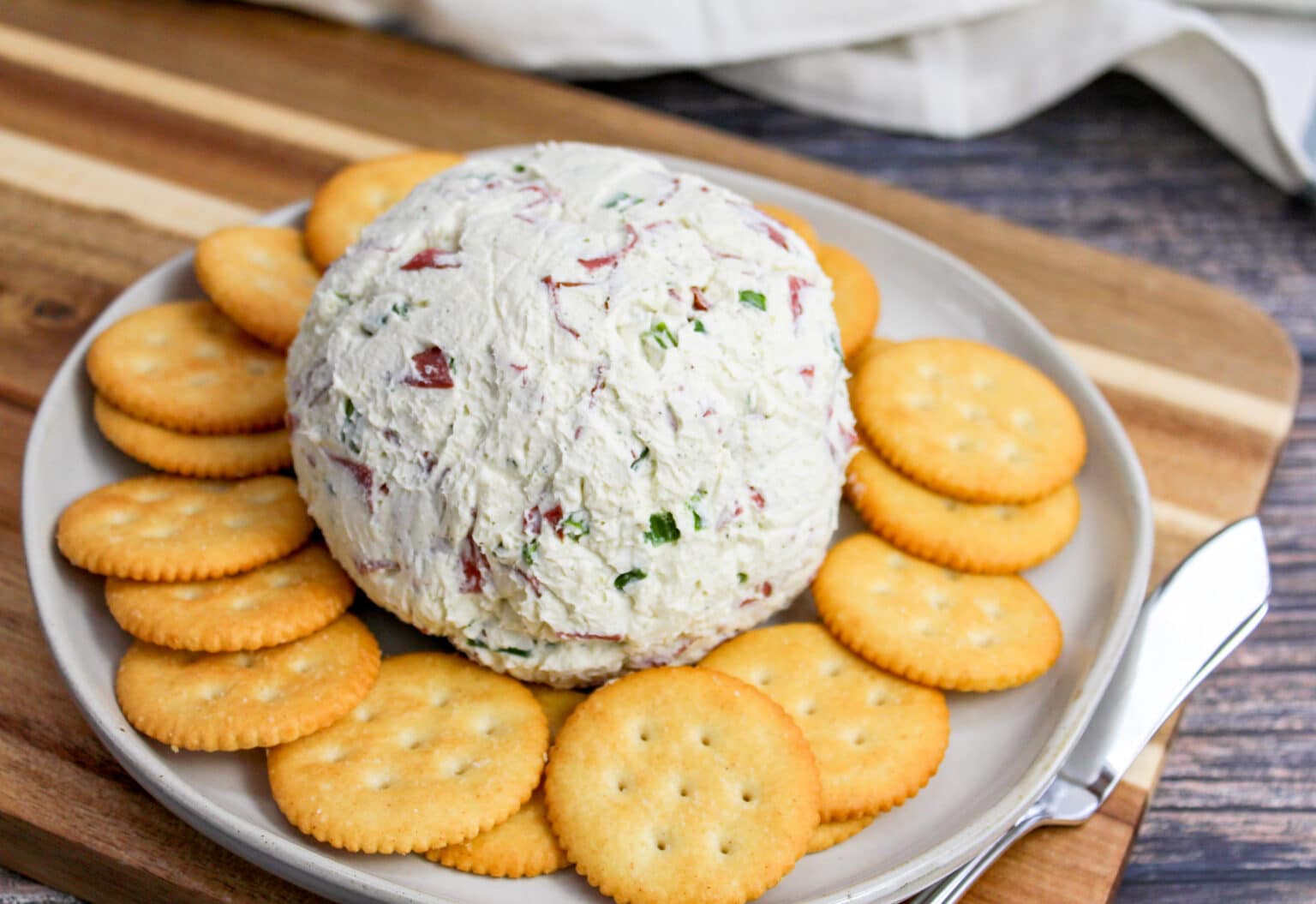 13 Cheese Balls That Deserve Only The Best Crackers - Recipe Idea Shop